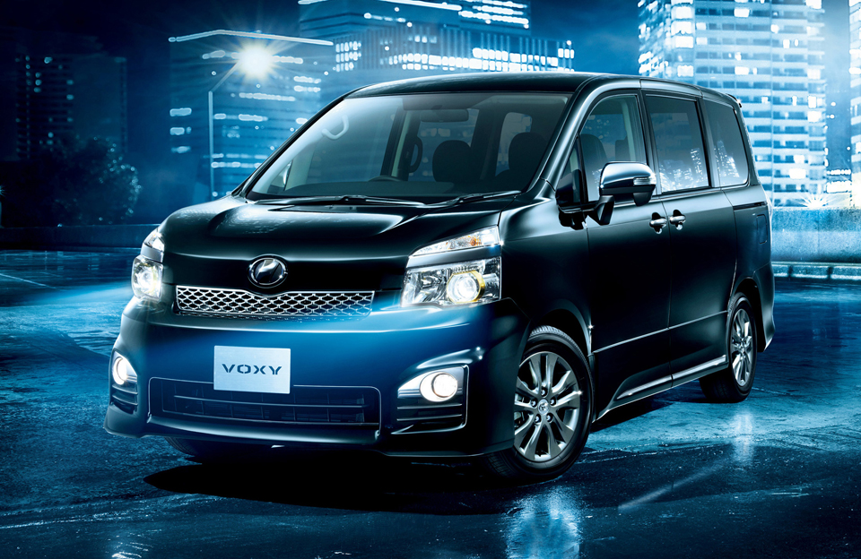 Choose Toyota Noah / Voxy over Hiace van for transporting loved ones or ...