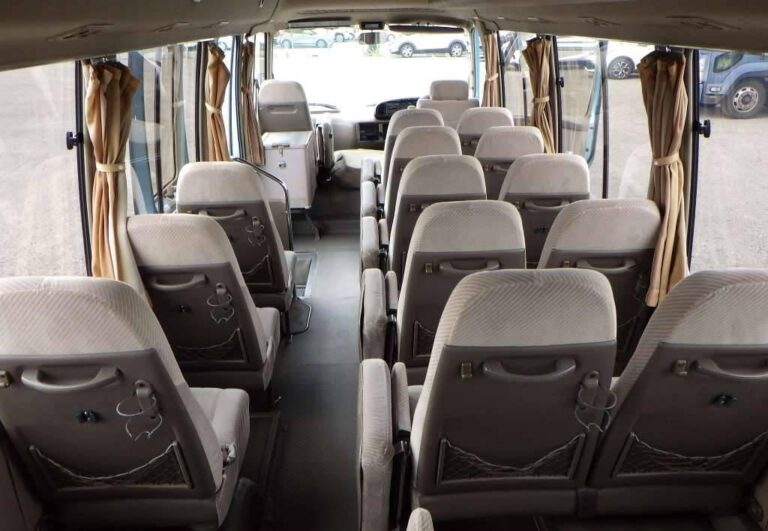 Toyota Coaster bus : Engine, Seating capacity, Price - Carused.jp
